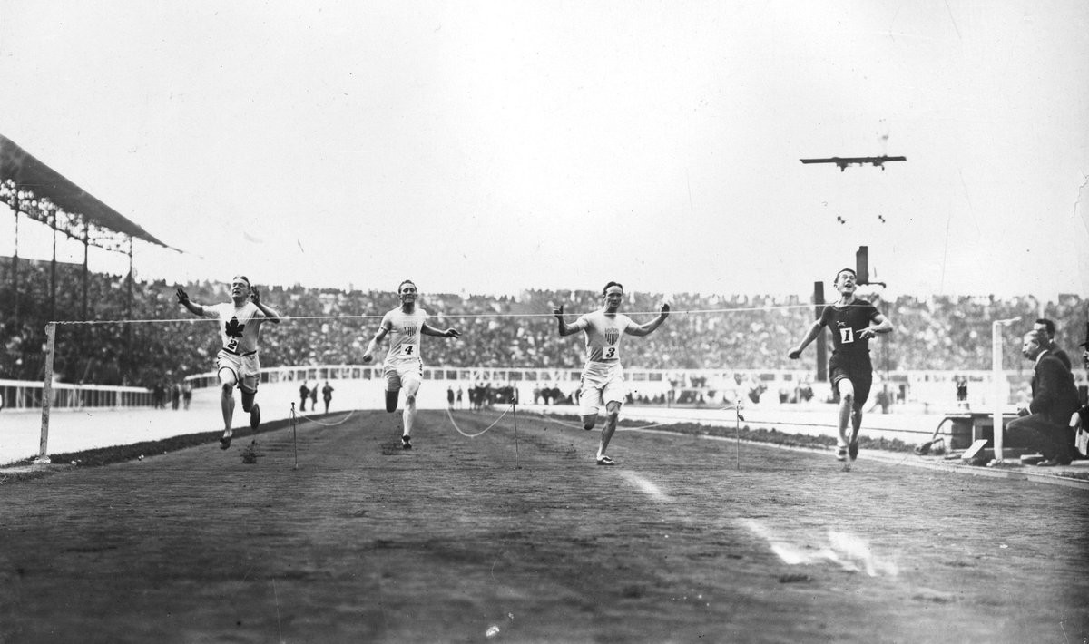 Reggie Walker. O primeiro africano a ser campeão olímpico - É Desporto